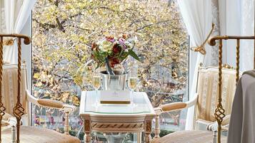 Quarto casal ou duplo luxo | Roupas de cama premium, edredons de pluma, camas Select Comfort