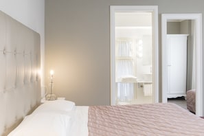 Quarto Triplo | Cofre no quarto, secretária, Wi-fi grátis 