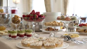 Pequeno-almoço tipo buffet diário incluído