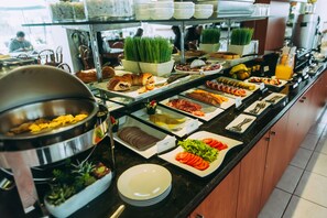 Café da manhã continental grátis todos os dias