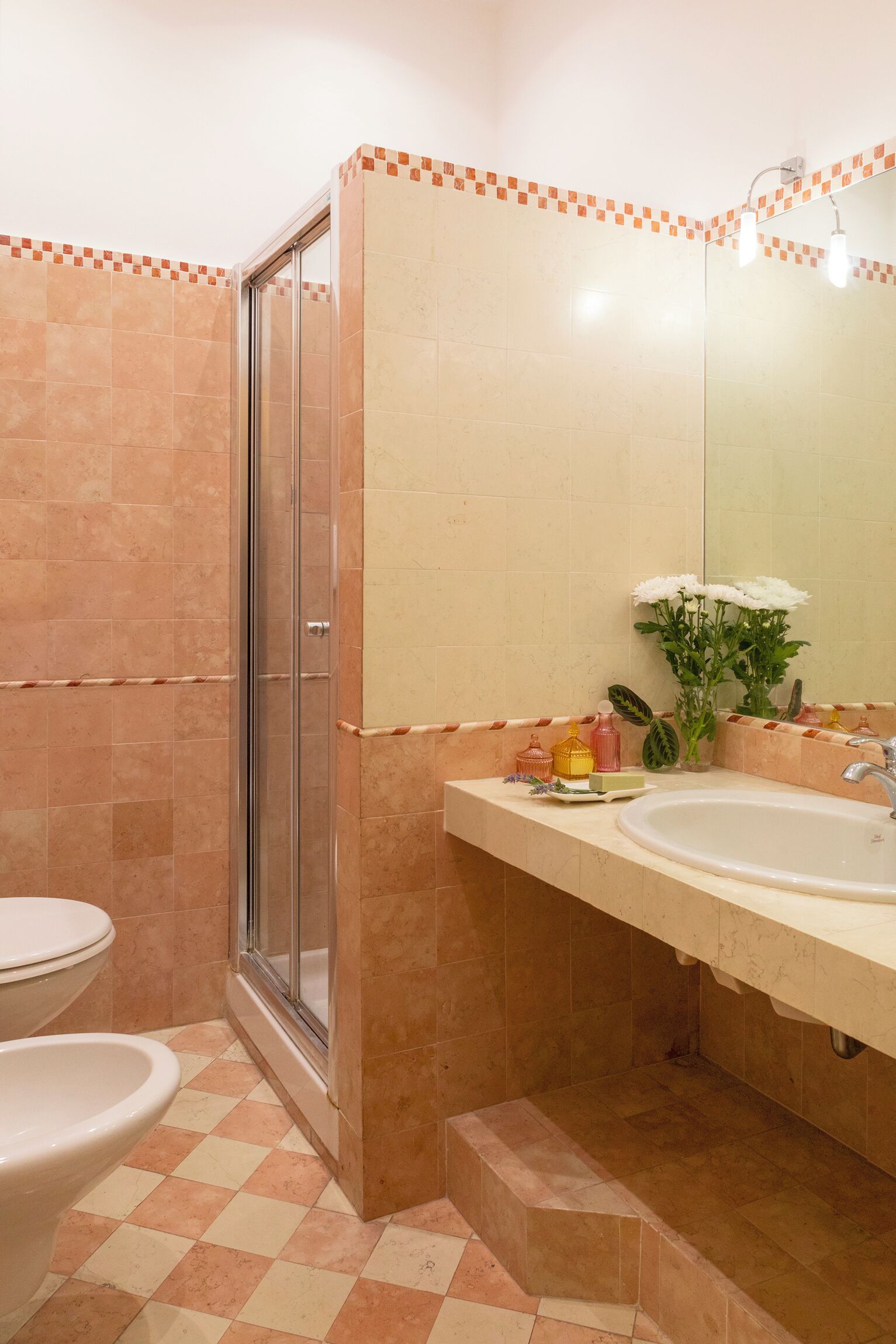 Quarto Duplo, varanda | Casa de banho | Um polibã, um secador de cabelo, um bidé, toalhas fornecidas 