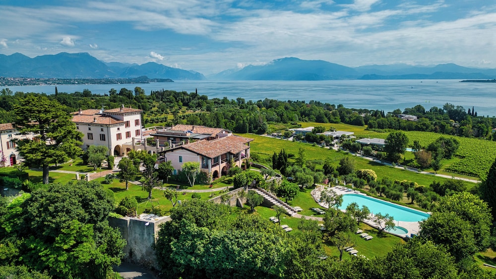 Castello Belvedere Apartments - Desenzano del Garda