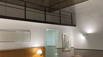 Quarto Duplo Superior | Camas de colchão viscoelástico, minibar, secretária