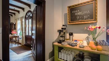 Café da manhã com buffet todos os dias mediante uma taxa