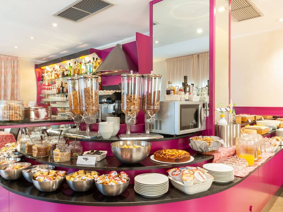 Pequeno-almoço tipo buffet diário incluído