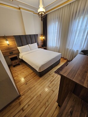 1 quarto, minibar, com decoração personalizada 