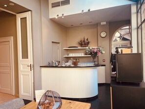 Pequeno-almoço tipo buffet diário incluído 