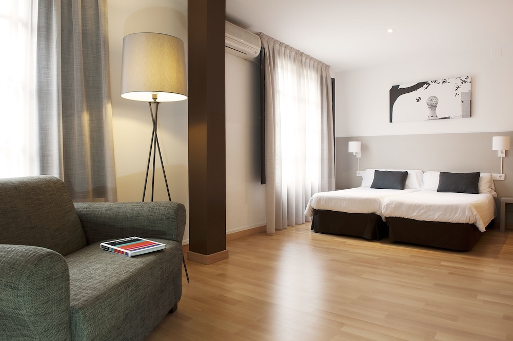 Aspasios Plaza Real Apartments - La Barceloneta