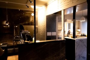 Almoços e jantares servidos, incluindo cozinha italiana 