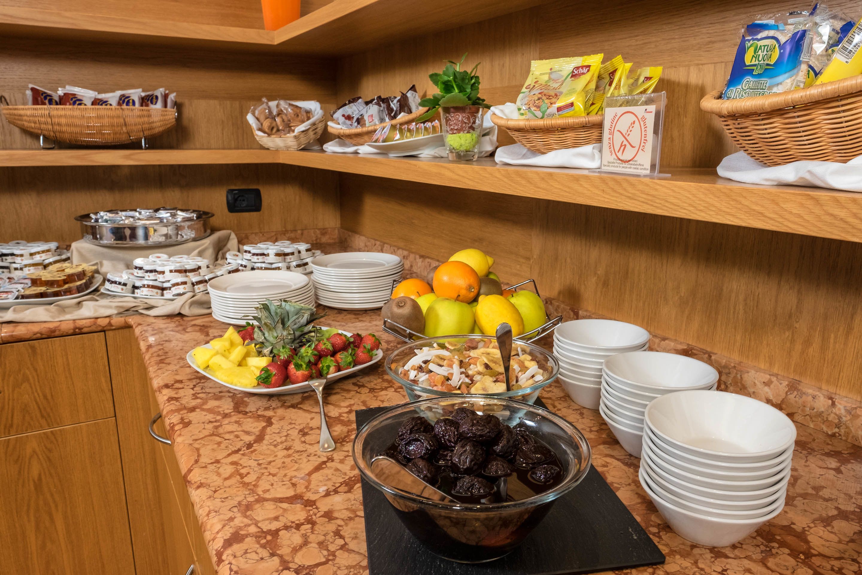 Pequeno-almoço tipo buffet diário (10 EUR por pessoa) 