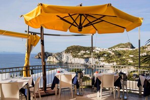 Café da manhã e jantar