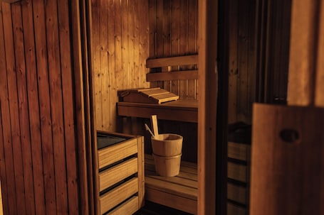 Sauna seca, sauna a vapor, banho turco/hammam, tratamentos corporais. Hotel Valentino