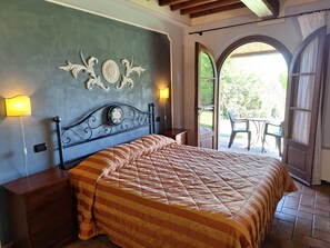 Quarto Duplo Superior | 2 quartos, minibar, secretária, Wi-fi grátis 