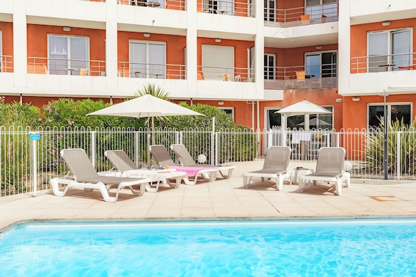 Piscina externa sazonal