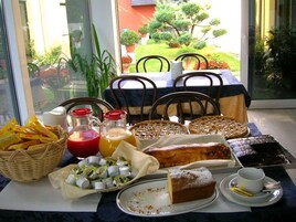 Pequeno-almoço tipo buffet diário incluído 