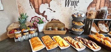 Café da manhã com buffet todos os dias (EUR 11 por pessoa) 