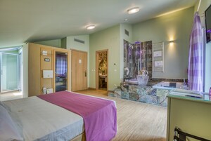 Suíte estúdio lua de mel | 1 quarto, frigobar, cofres nos quartos, individualmente decorados