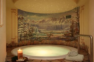 Banheira de hidromassagem interior