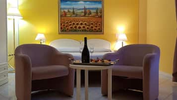Lençóis italianos Frette, frigobar, cofres nos quartos