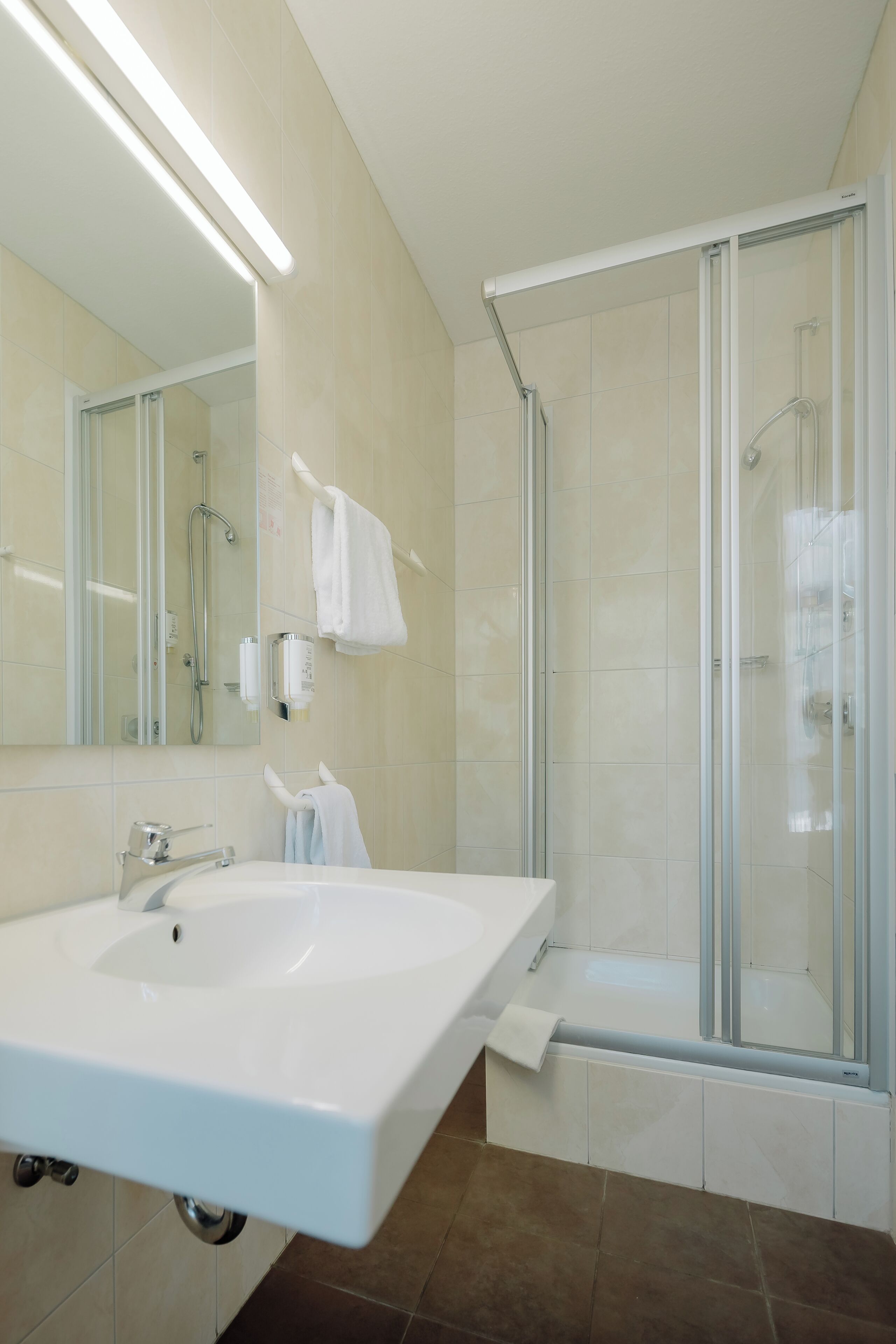 Single Room | Banheiro | Produtos de toalete grátis, secador de cabelo, toalhas de banho 