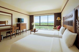 Quarto Deluxe, 2 camas individuais | Minibar, cofre no quarto, secretária