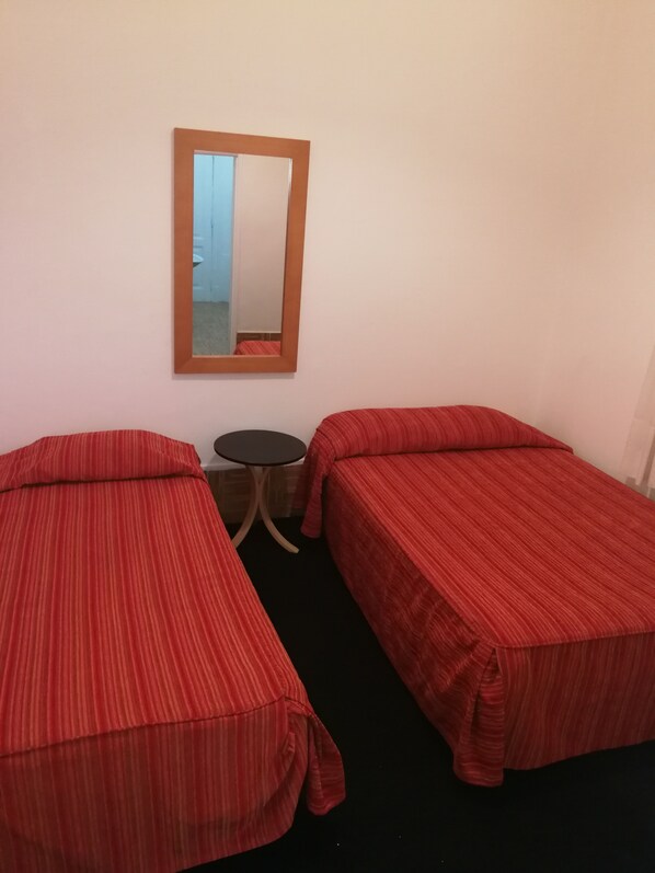 Quartos à prova de som, camas extras/dobráveis (sobretaxa)