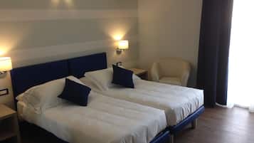 Quarto Duplo Superior | Roupa de alta qualidade, minibar, cofre no quarto