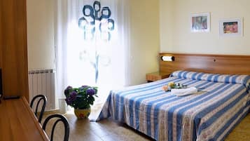 Quarto Duplo | Cofre no quarto, secretária, quartos insonorizados