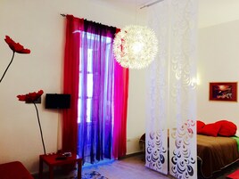 Quarto Triplo | Sala de estar | Televisor