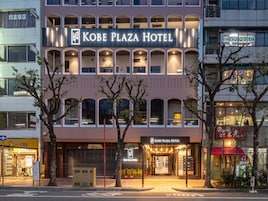 Fachada do alojamento (tarde/noite)