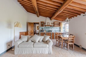 Apartamento, 1 quarto | Sala de estar