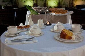 Café da manhã continental grátis todos os dias