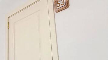 Quarto econômico (N° 53) | Frigobar, quartos à prova de som, Wi-Fi de cortesia, roupa de cama