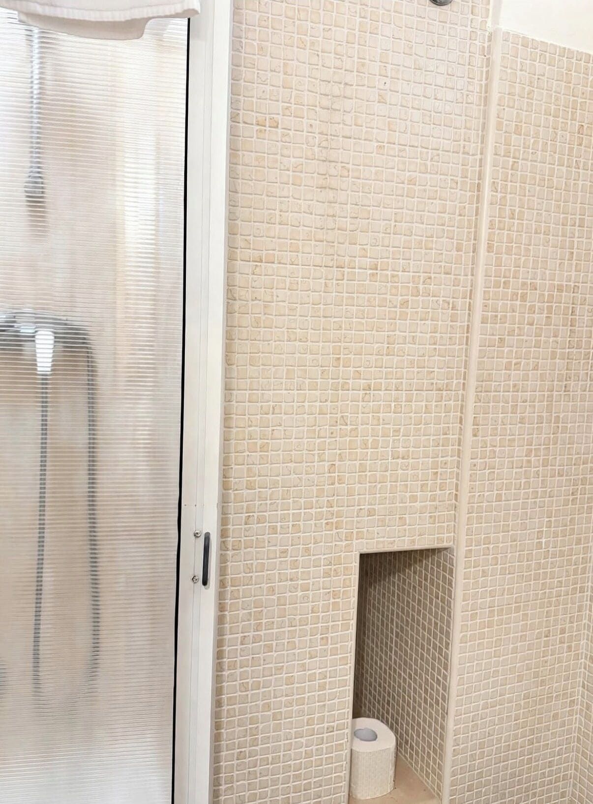 Quarto premium (N° 54) | Banheiro | Chuveiro/banheira combinados, produtos de toalete grátis