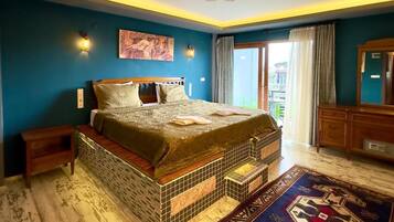 Grand Deluxe Room | Frigobar, cofres nos quartos, quartos à prova de som