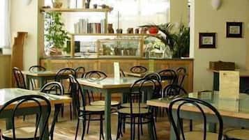 Pequeno-almoço tipo buffet diário incluído