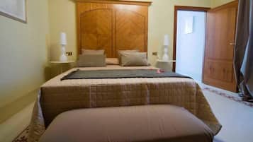 Quarto Duplo ou Twin | Cofre no quarto, secretária, quartos insonorizados, Wi-fi grátis
