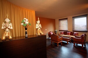 Sala(s) para tratamentos a casais, sauna, banheira de hidromassagem 