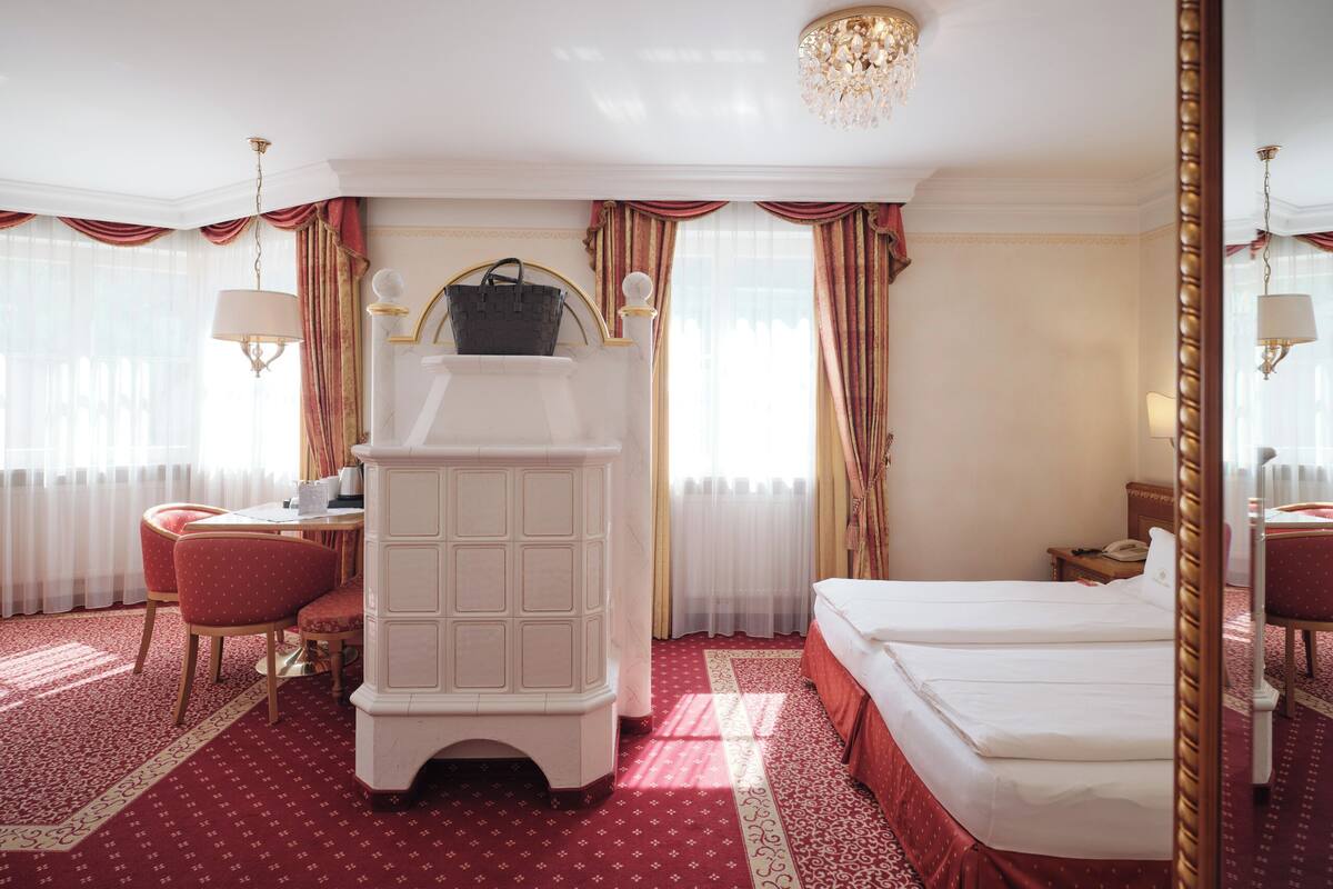 Quarto Duplo ou Twin Deluxe, 1 quarto, frigorífico | Roupa de alta qualidade, cofre no quarto, secretária 