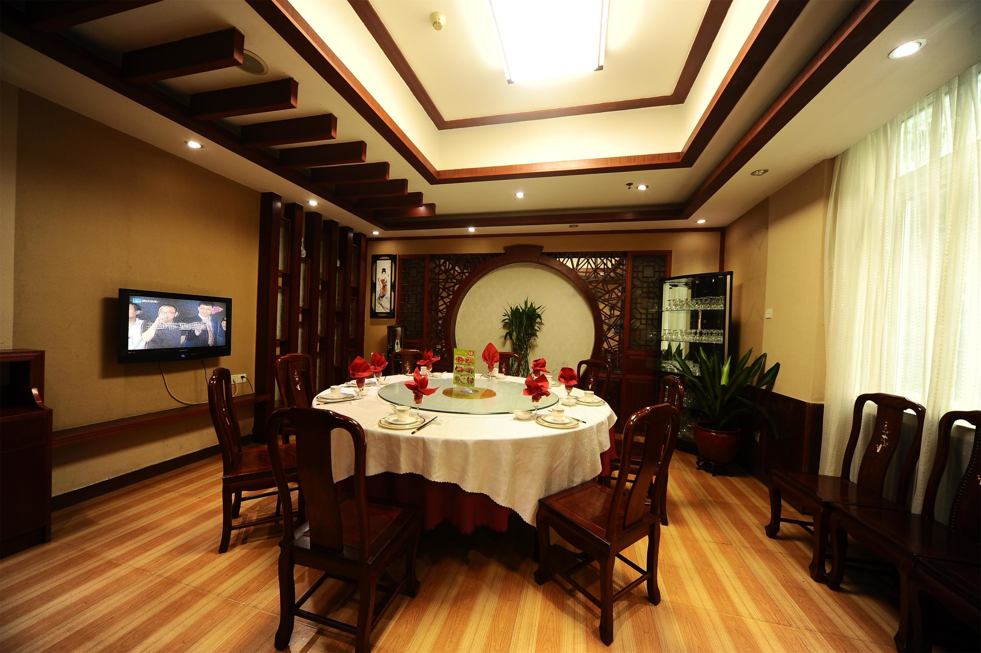 2 restaurantes, pequenos-almoços servidos, cozinha chinesa 