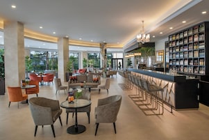 Este bar no lobby do hotel 