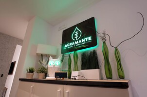 Quarto Duplo Empresarial para 1 Pessoa | Zona de pequenos-almoços | Pequeno-almoço tipo buffet diário incluído 