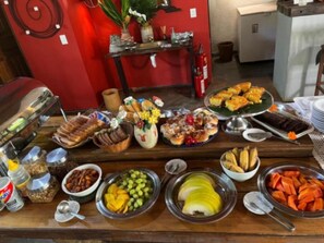 Pequeno-almoço tipo buffet diário incluído 