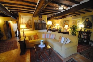 Área de estar no saguão