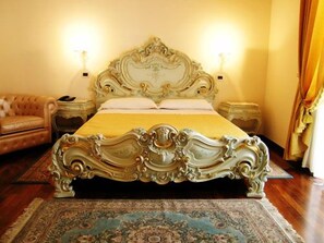 Minibar, secretária, Wi-fi grátis 