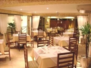 Pequenos-almoços, almoços e jantares servidos 