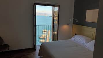 Lençóis italianos Frette, minibar, cofre no quarto, secretária