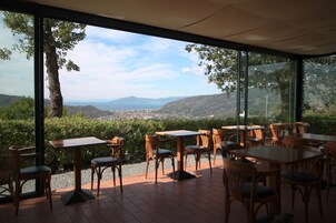 Pequeno-almoço tipo buffet diário incluído 