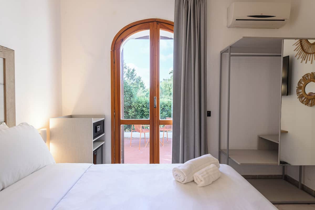 Quarto Individual Standard, não fumadores | Cofre no quarto, secretária, cortinas/cortinados opacos