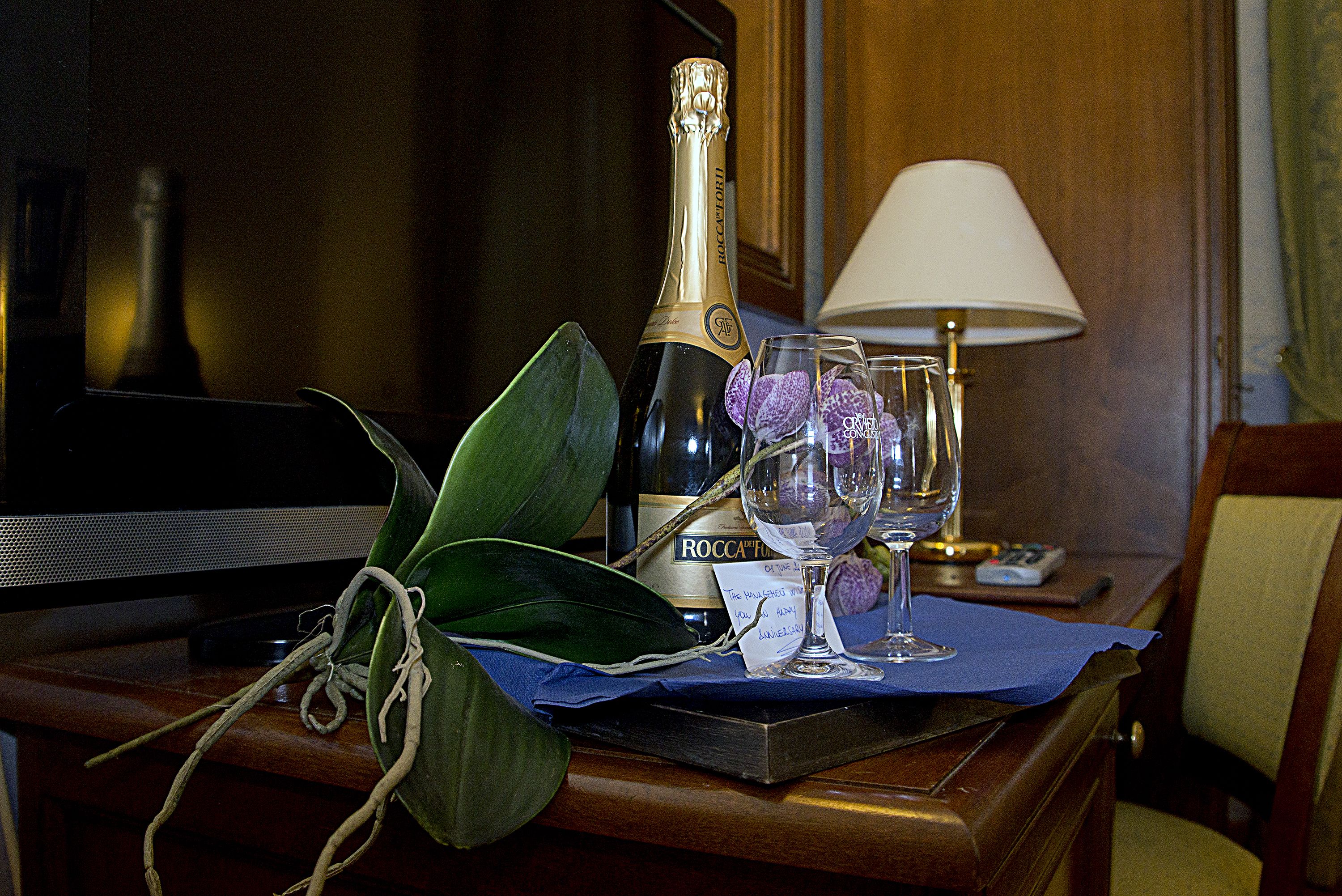 Quarto casal superior | Frigobar, cofres nos quartos, escrivaninha